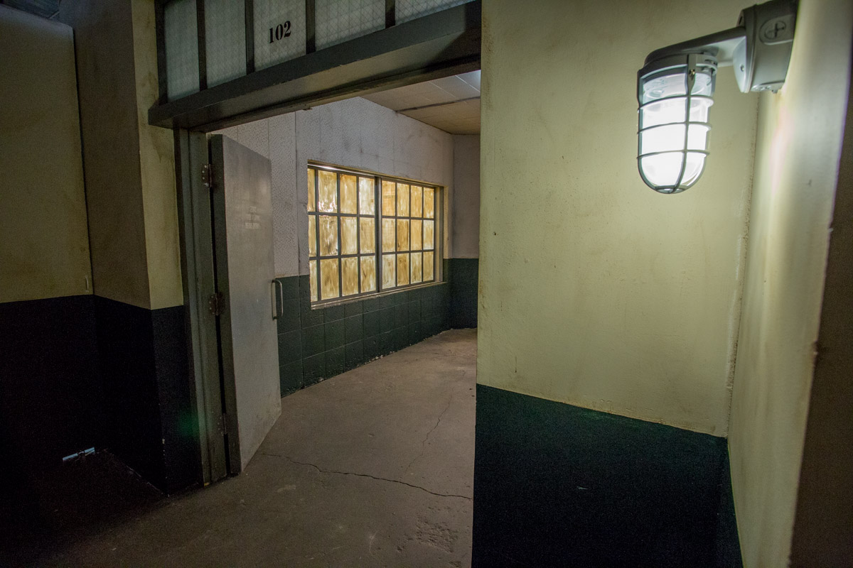Insane Asylum Set - Prison Visitation, Police Interrogation Set LA